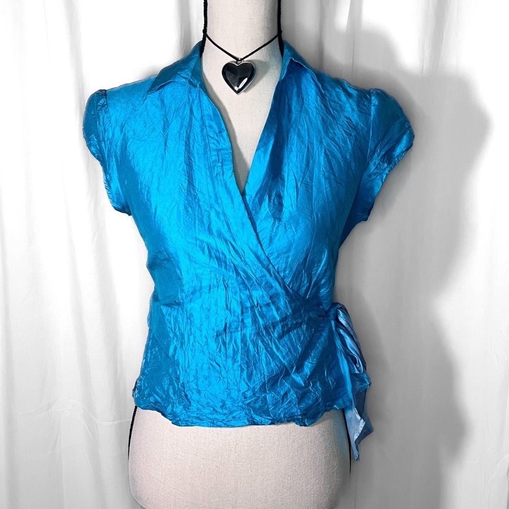 Sunny Leigh Blue Crinkle Silk Wrap Top Size 6 - Gem